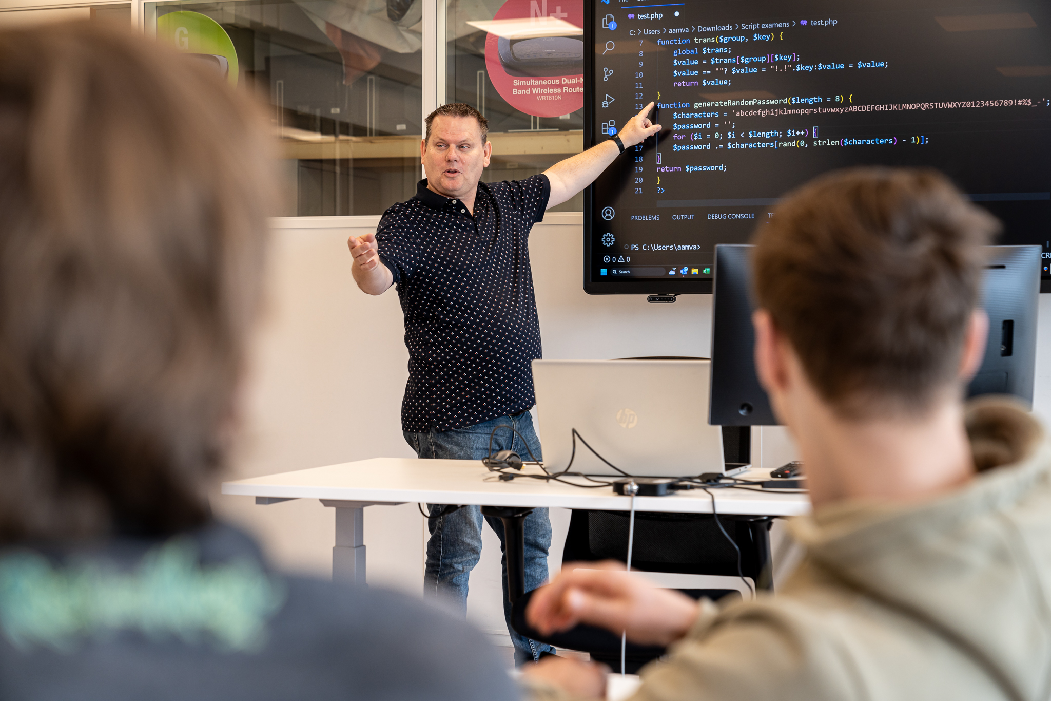Hybride docent of gastdocent worden op het mbo | Werken bij het Koning ...